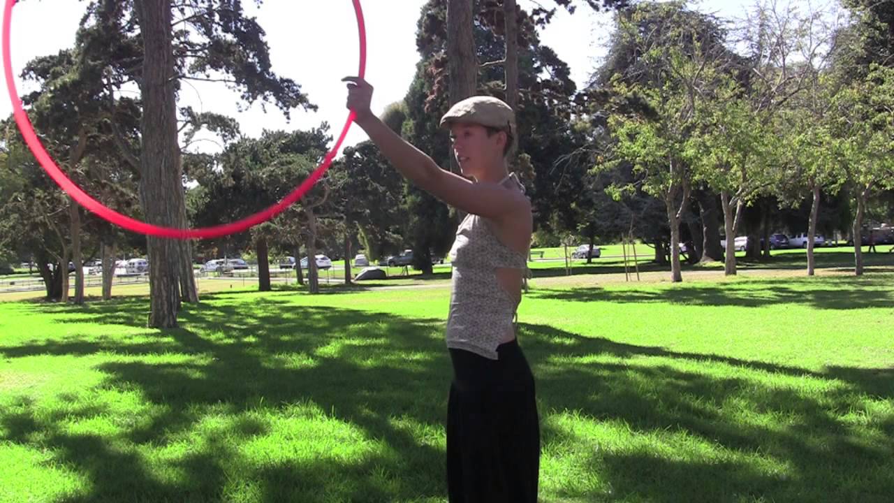 Hula Hoop Tricks: "Infinity Toss" with Tiana Zoumer